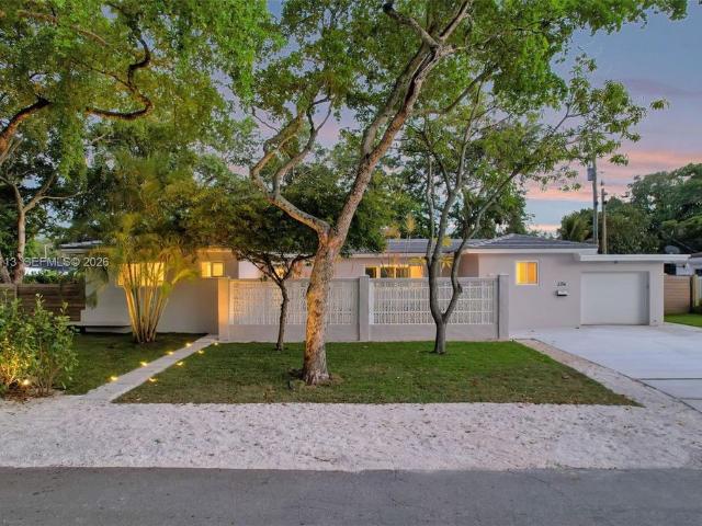 Luxury Villa for sale in El Portal, United States