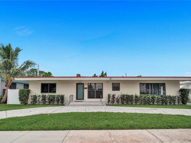 Luxury Villa for sale in Hollywood, Florida
