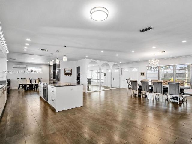 Luxury Villa for sale in Hollywood, Florida