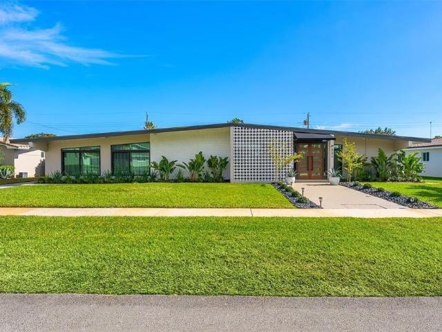 Luxury Villa for sale in Hollywood, Florida