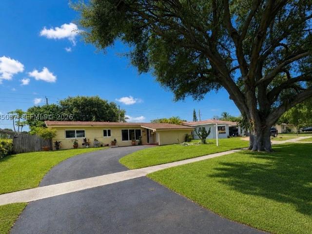 Luxury Villa for sale in Hollywood, Florida