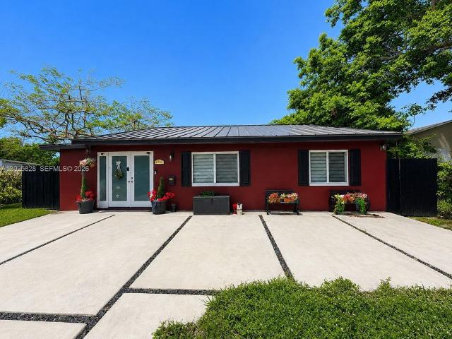 Luxury Villa for sale in Hollywood, Florida