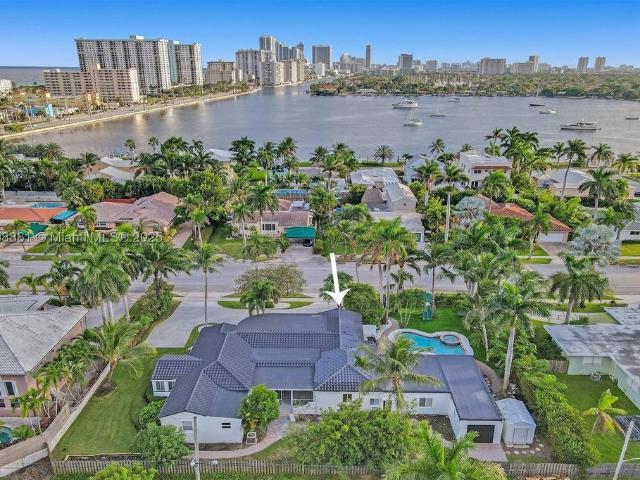 Luxury Villa for sale in Hollywood, Florida
