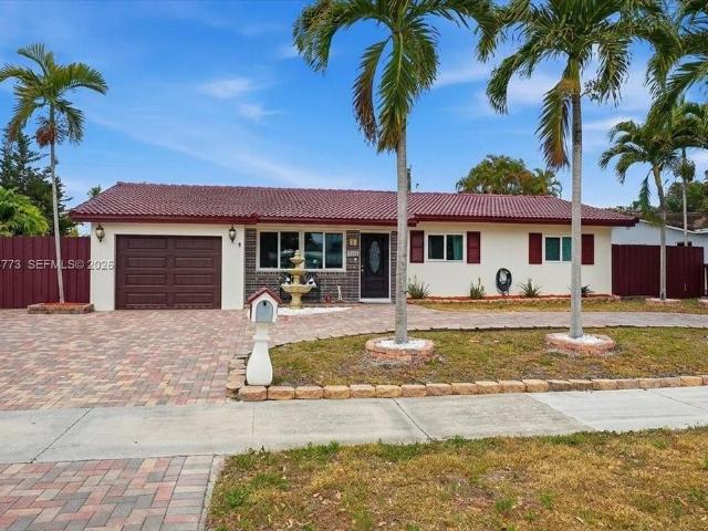 4 bedroom luxury Villa for sale in Hollywood, Florida