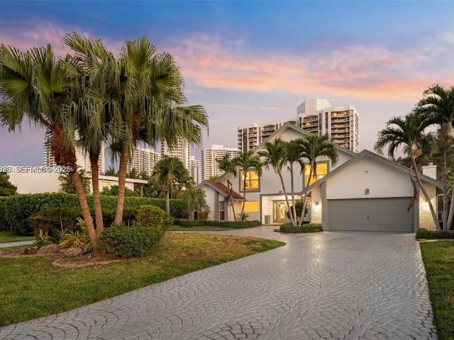Luxury Villa for sale in Hallandale, United States