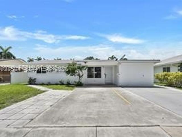 Luxury Villa for sale in Hallandale, Florida