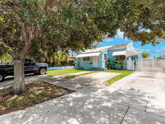 Luxury Villa for sale in Hialeah, Florida