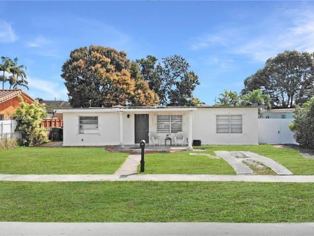 Luxury Villa for sale in Hialeah, Florida