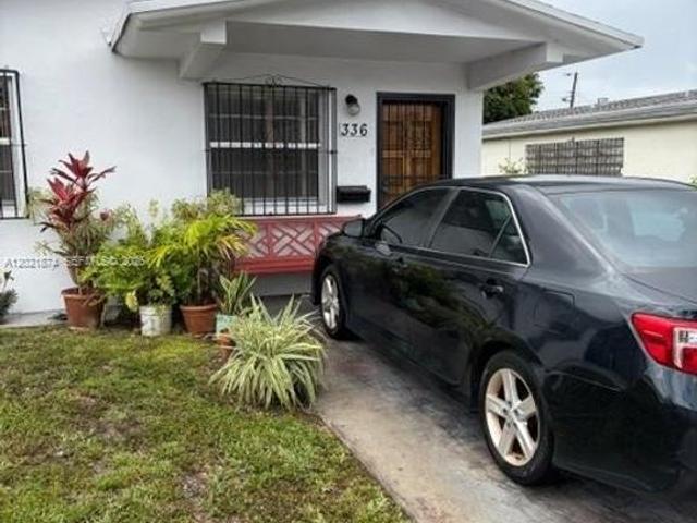 Luxury Villa for sale in Hialeah, Florida