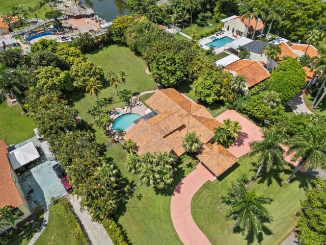 Luxury Villa for sale in Hialeah, Florida