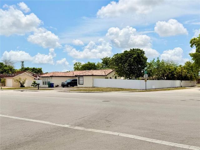 Luxury Villa for sale in Hialeah, Florida