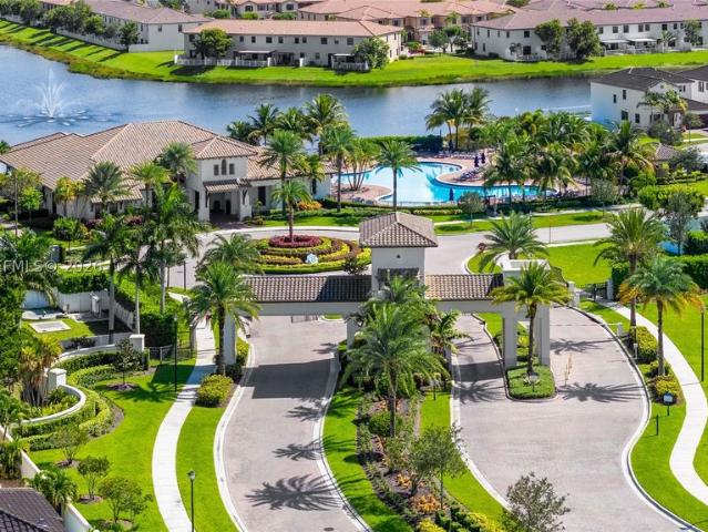 Luxury Villa for sale in Hialeah, Florida