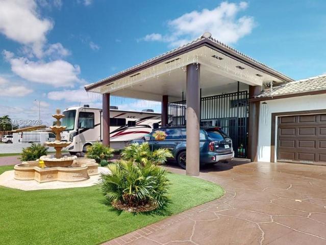 Luxury Villa for sale in Hialeah, Florida