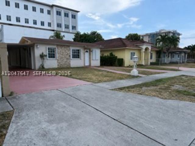 Luxury Villa for sale in Hialeah, Florida