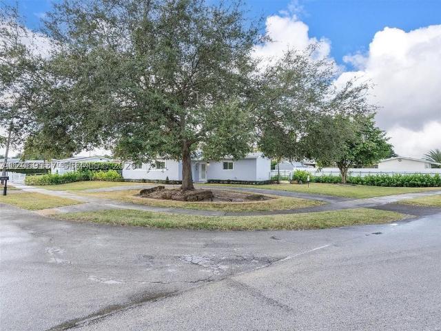Luxury Villa for sale in Hialeah, Florida