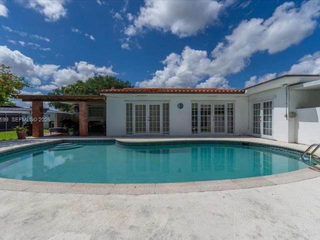 Luxury Villa for sale in Hialeah, Florida
