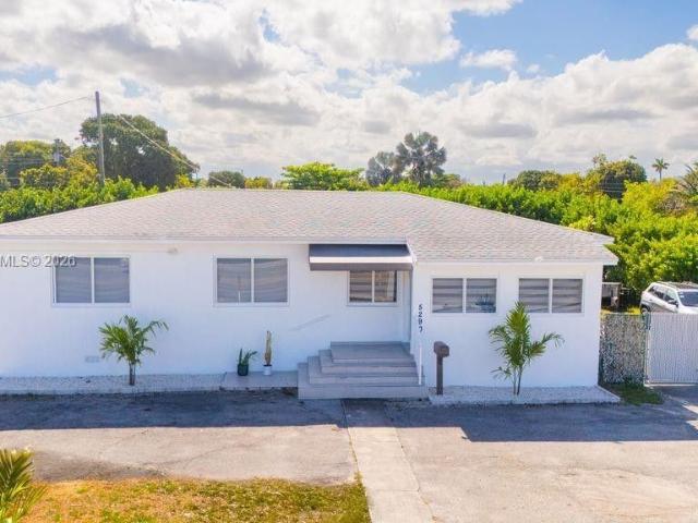 Luxury Villa for sale in Hialeah, Florida