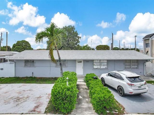 Luxury Villa for sale in Hialeah, Florida