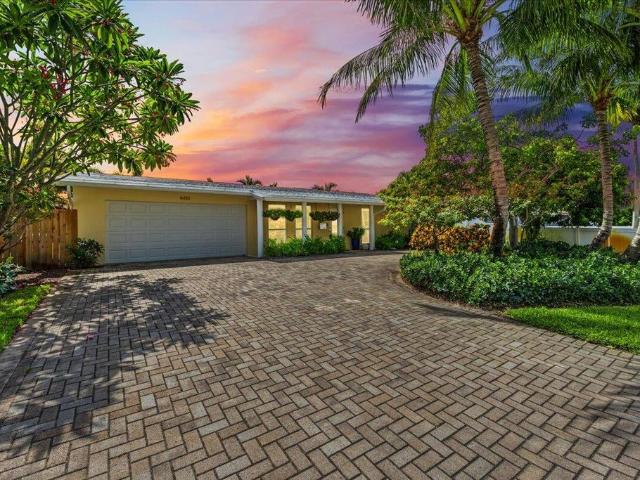 Luxury Villa for sale in Oakland Park, Florida