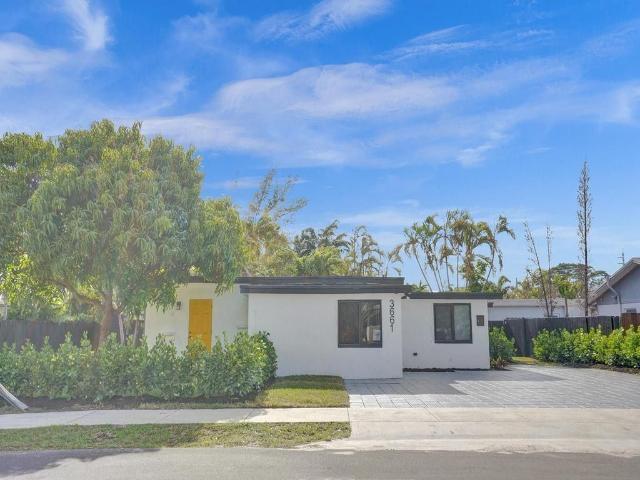 Luxury Villa for sale in Oakland Park, Florida