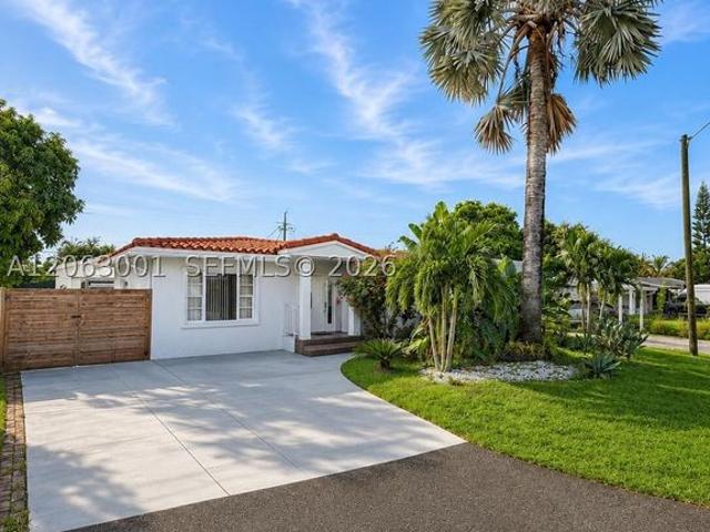 Luxury Villa for sale in Oakland Park, Florida