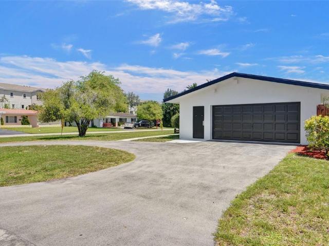 Luxury Villa for sale in Oakland Park, Florida