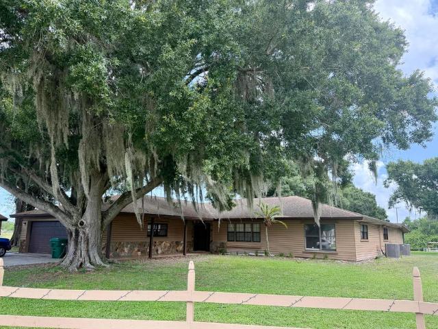 Luxury Villa for sale in Okeechobee, Florida