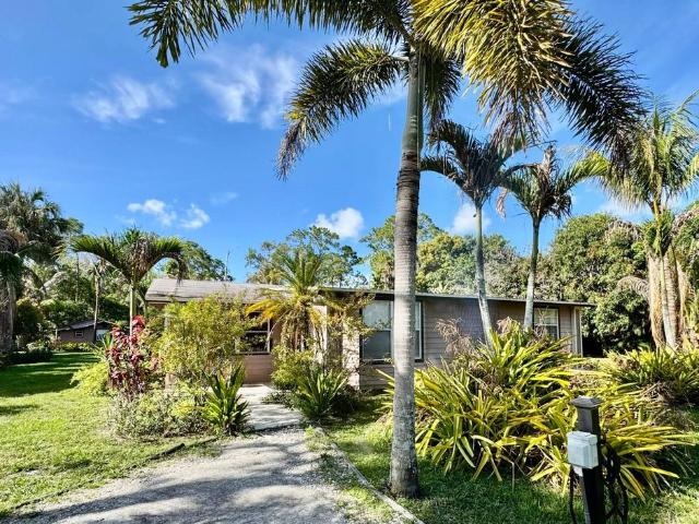Luxury Villa for sale in Loxahatchee Groves, Florida