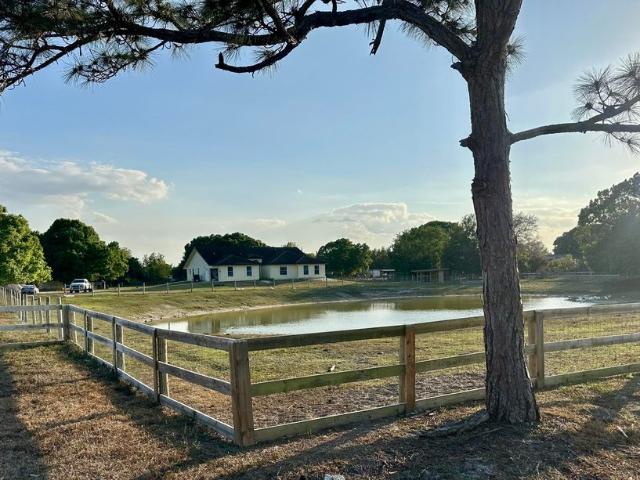 Luxury Villa for sale in Loxahatchee Groves, Florida