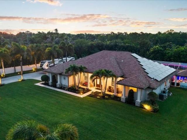 Luxury Villa for sale in Loxahatchee Groves, United States