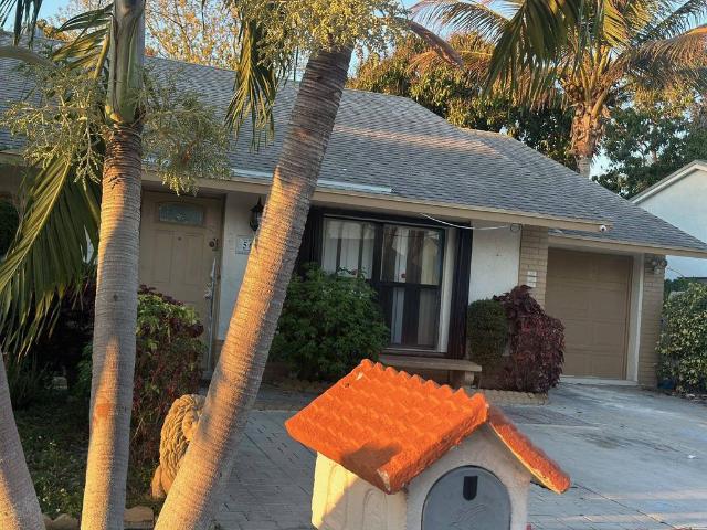 4 bedroom luxury Villa for sale in Lake Worth, Florida