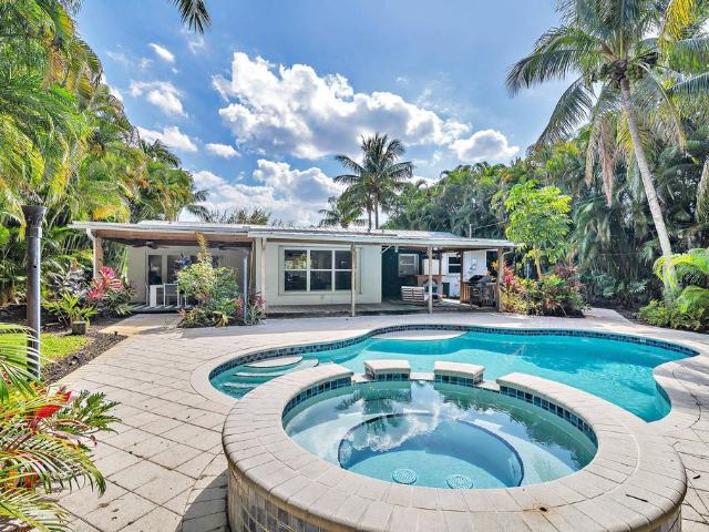 Luxury Villa for sale in Lake Clarke Shores, Florida