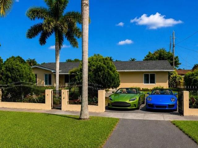Luxury Villa for sale in Miami Gardens, Florida