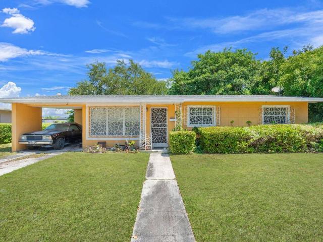 Luxury Villa for sale in Miami Gardens, Florida