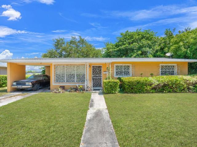 Luxury Villa for sale in Miami Gardens, Florida