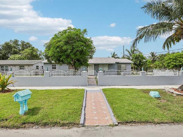 Luxury Villa for sale in Miami Gardens, Florida