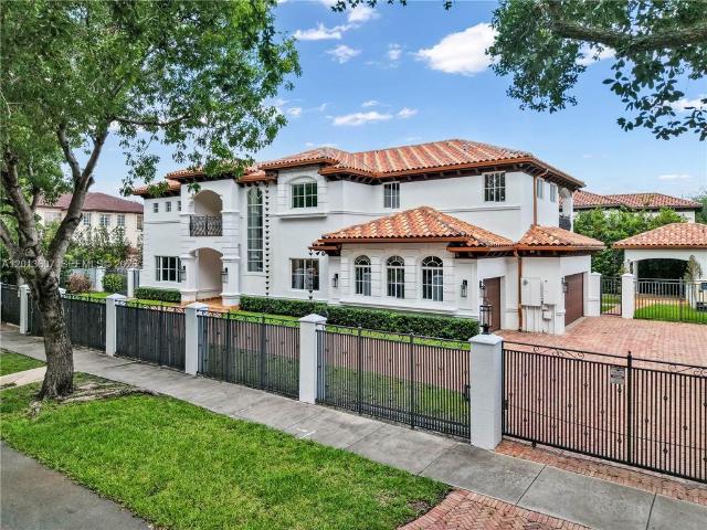 Luxury Villa for sale in Miami Lakes, Florida