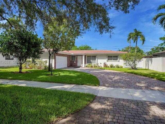 Luxury Villa for sale in Miami Lakes, Florida