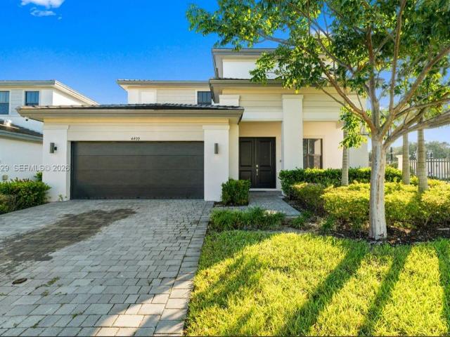 Luxury Villa for sale in Miramar, Florida