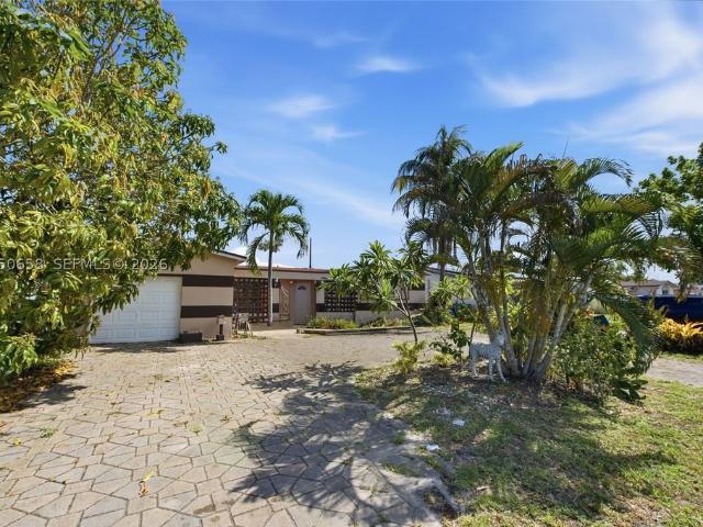 Luxury Villa for sale in Miramar, Florida