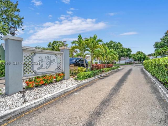 Luxury Villa for sale in North Lauderdale, Florida