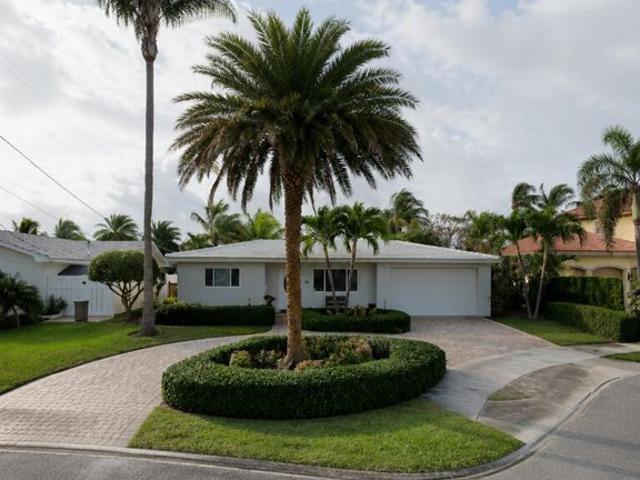 2 bedroom luxury Villa for sale in North Palm Beach, Florida