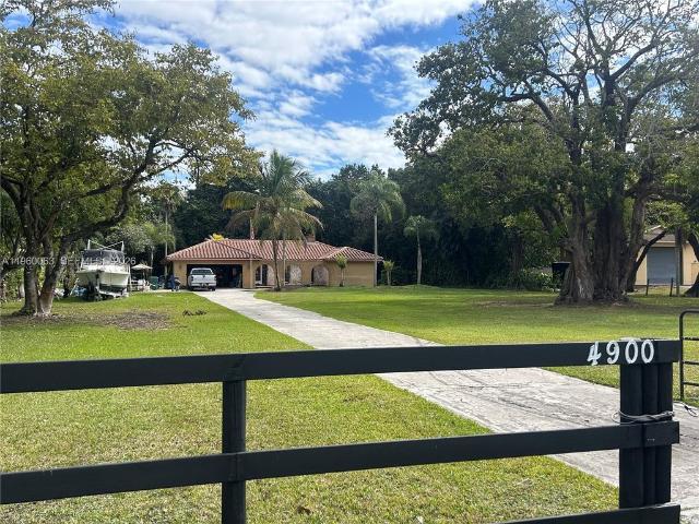 Luxury Villa for sale in Southwest Ranches, Florida
