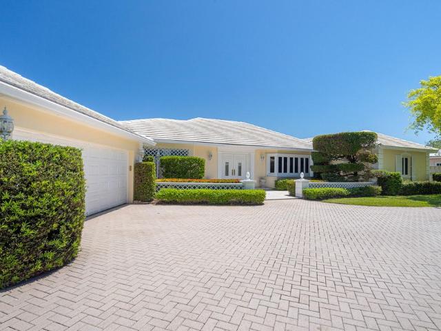 Luxury Villa for sale in Sea Ranch Lakes, Florida