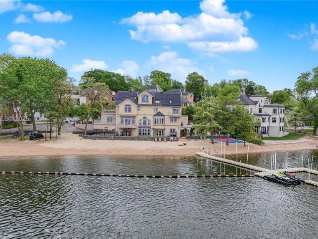 Luxury Villa for sale in Staten Island, New York