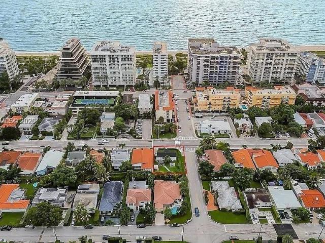 Luxury Villa for sale in Surfside, United States