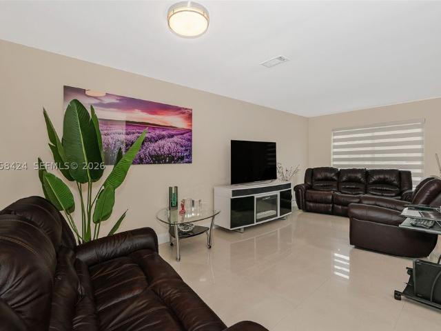 Luxury Villa for sale in Sweetwater, Florida