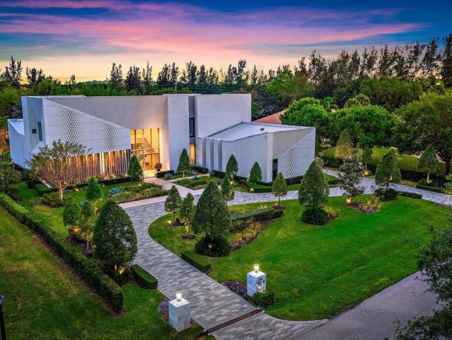 Luxury Villa for sale in Palm Beach Gardens, Florida