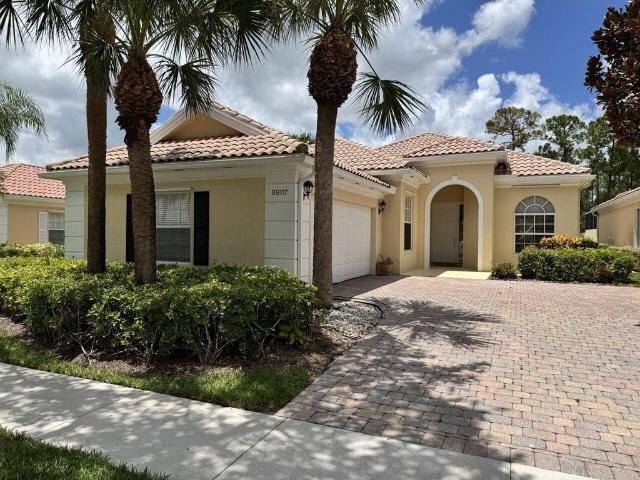 Luxury Villa for sale in Palm Beach Gardens, Florida