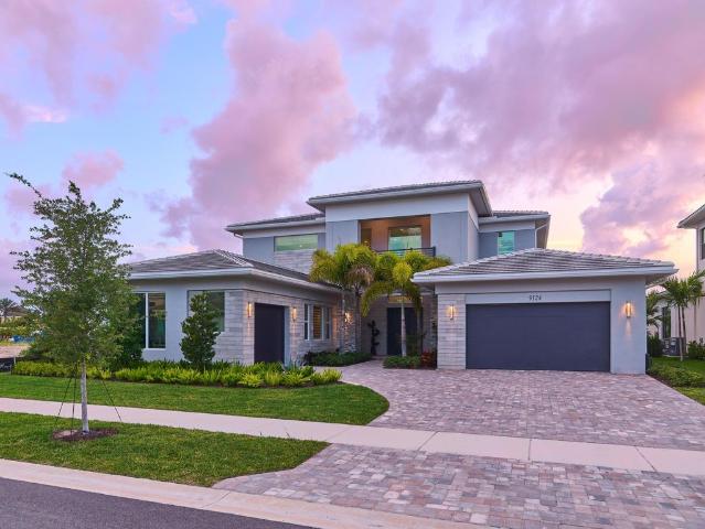 Luxury Villa for sale in Palm Beach Gardens, Florida